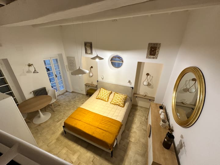 Cortile Decorus - Historic Stay In Rome’s Heart - Rome