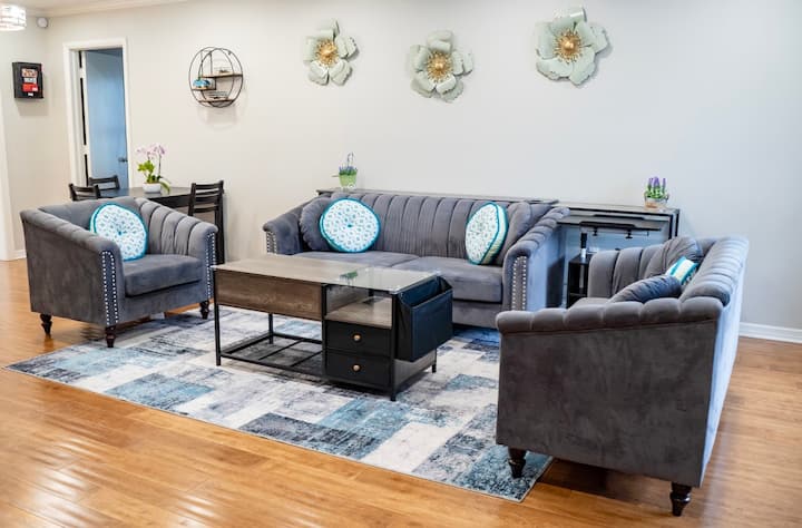 3 Br Gem Near Anna Maria W/yard! - Bradenton, FL