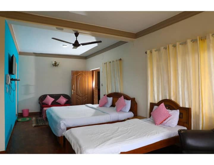 Serene Guesthouse With Scenic Balcony - クヌール