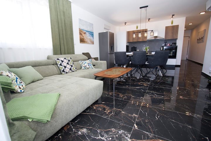 Spaceous Lux Apt Baška Voda Top5 - Brela