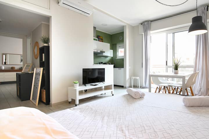 Beautiful Apartment Whit Balcony - Milan