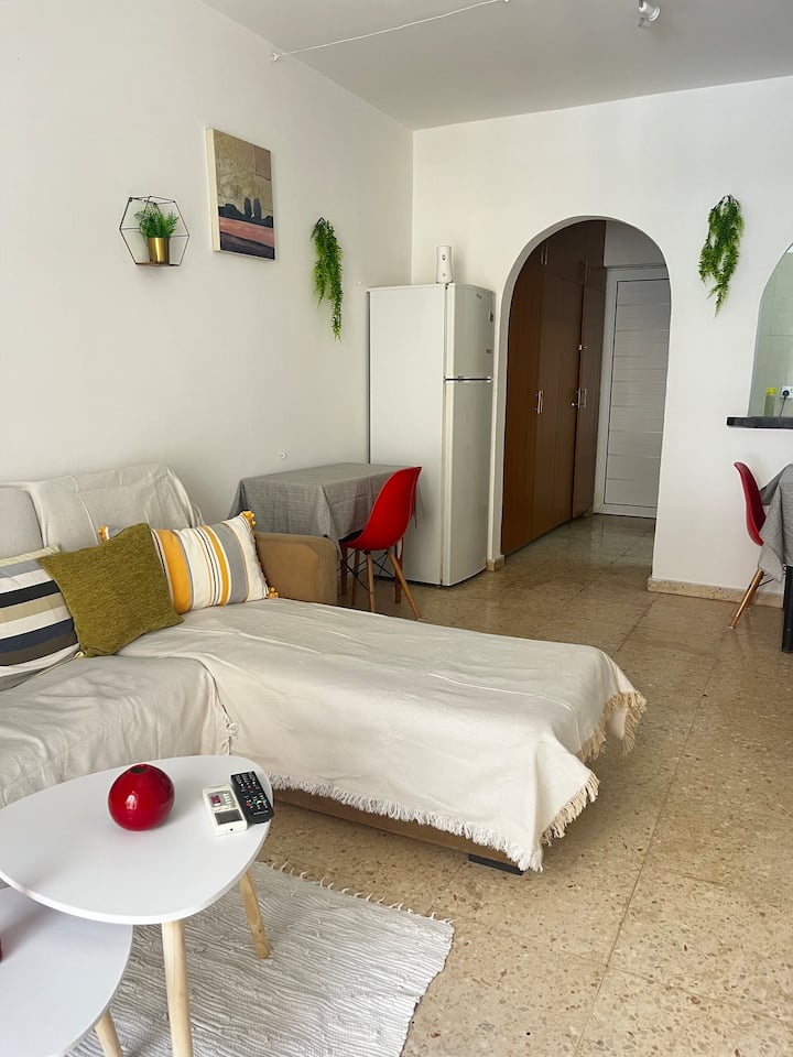 1 Bedroom Apartment By The Sea With Pool - Paphos