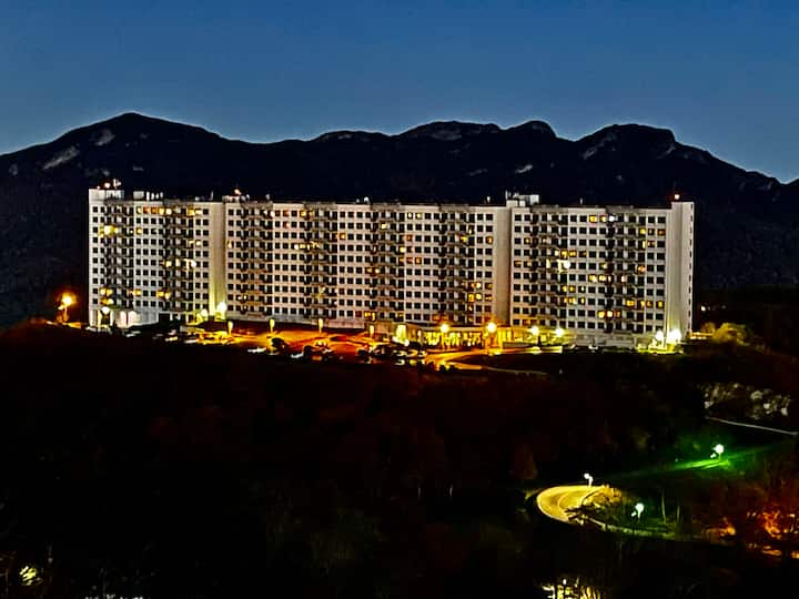 Outstanding View Of Ski Slopes - Sugar Mountain, NC