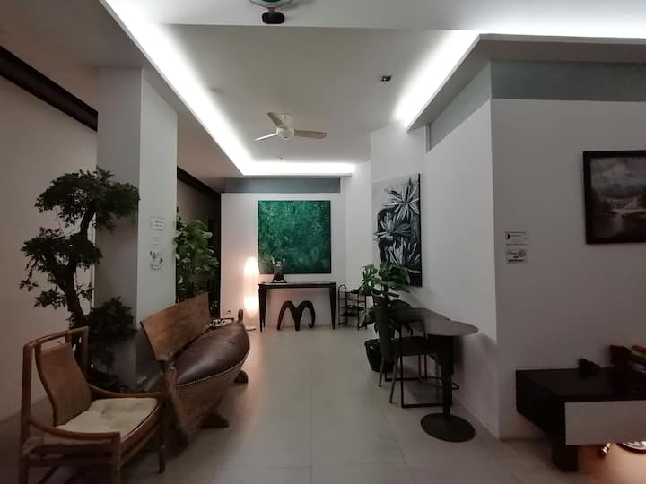 Iv. Private Room At City Center - Newton