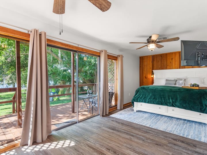 Serene Cabin Escape- Lakeside Romantic Getaway - Winter Haven, FL