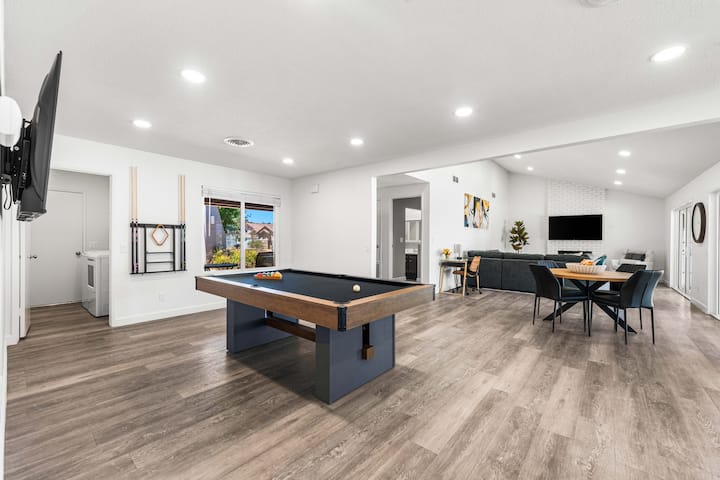 Modern Retreat On The Westside - Lancaster, CA