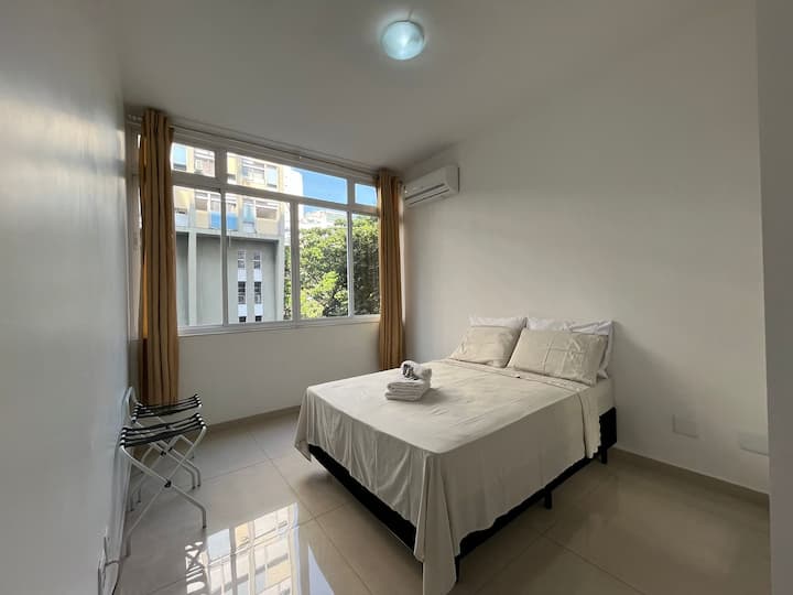 Life_copacabana - 1 Quadra Para Praia - Carnaval - Rio de Janeiro