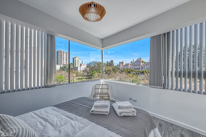 Moderno Departamento Con Balcón En Cañitas - Buenos Aires