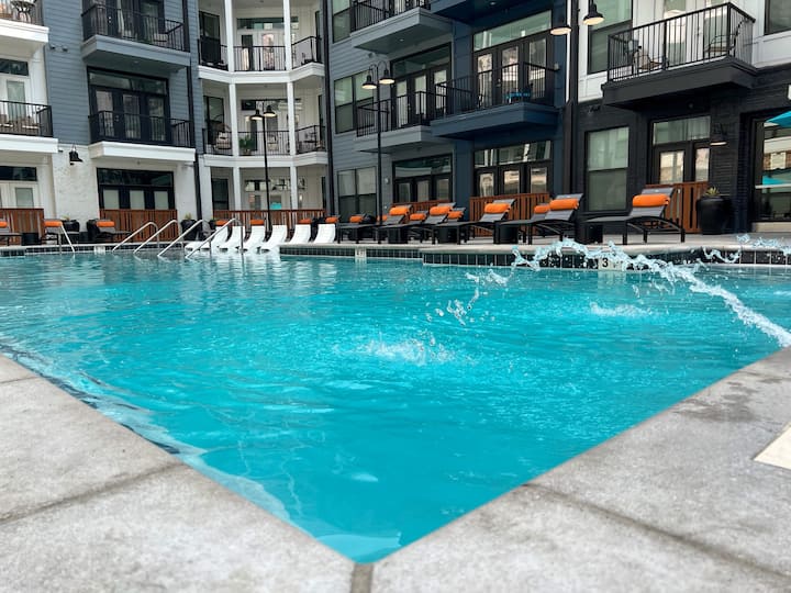 Heated Pool • Walk To Honky Tonks & Nightlife - Nashville, TN