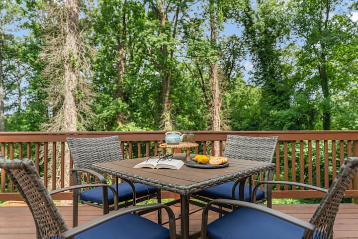 3br Serene Home | Near Choa & Emory | Pets | Deck - Brookhaven, GA