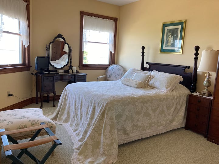 Serenity - Waters Edge Retreat - Kelleys Island