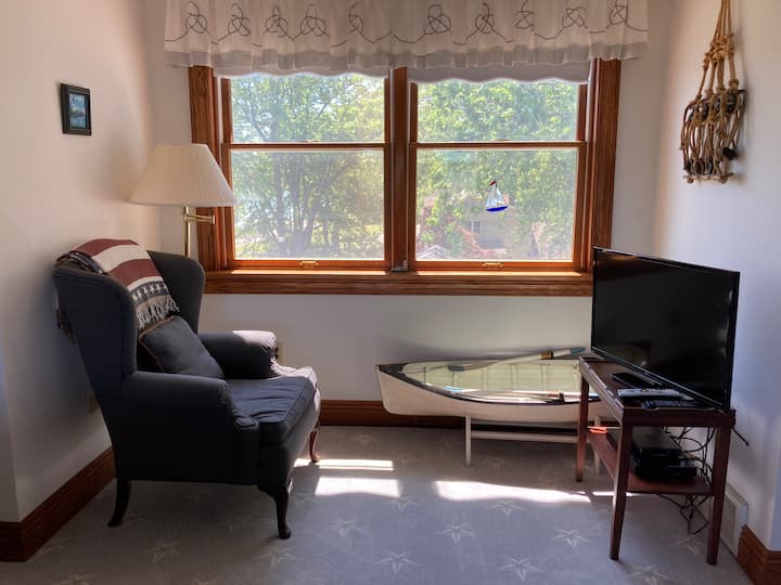 Captain's Quarters - Waters Edge - Kelleys Island, OH