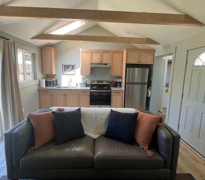 Harris Street Hideaway - Eureka, CA