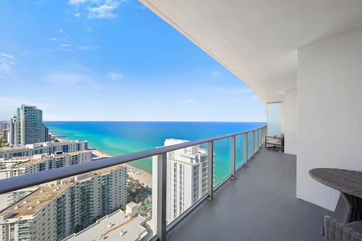 The Stunning Ocean View Apartment At Lyfe Resort! - Hollywood, FL