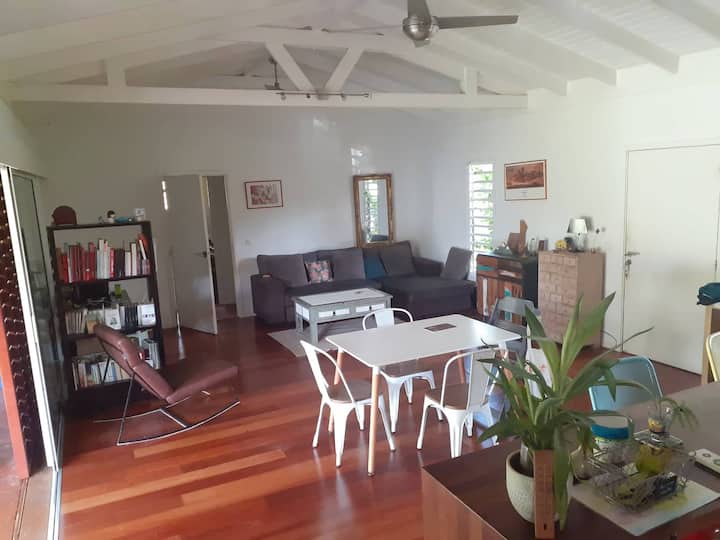 Agréable Maison F4 , Grand Jardin Et Vue Montagne - New Caledonia