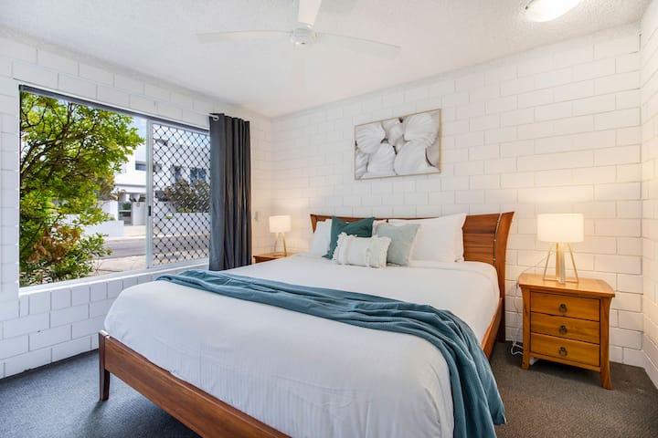 3 Bed Retreat - Walk To Beach - Alexandra Headland