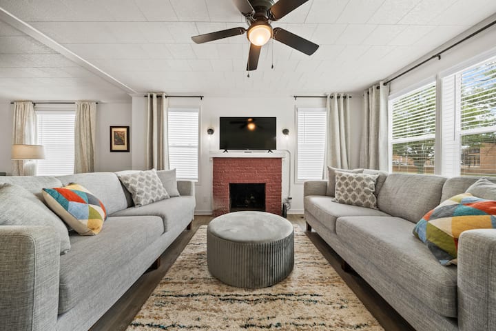 New! Grand Place - Close To Downtown Hot Springs! - Hot Springs, AR