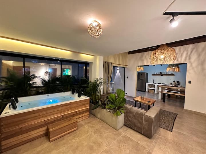 Bonita Casa Con Jacuzzi/poblado - Medellin, Antioquia, Colombia