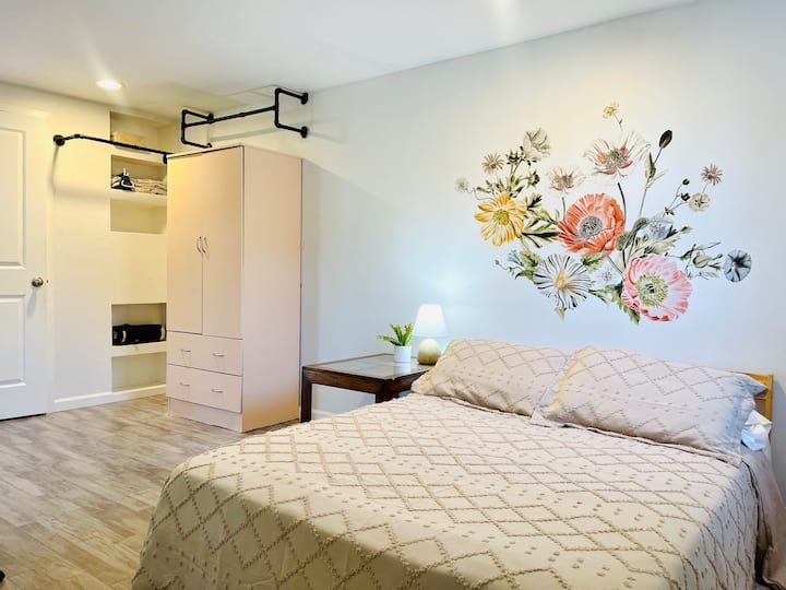 The Sparrow Bungalow, #3 - Burbank