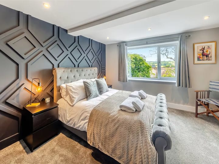Hideaway - Exclusive Discounts - Free Parking - Ruthin
