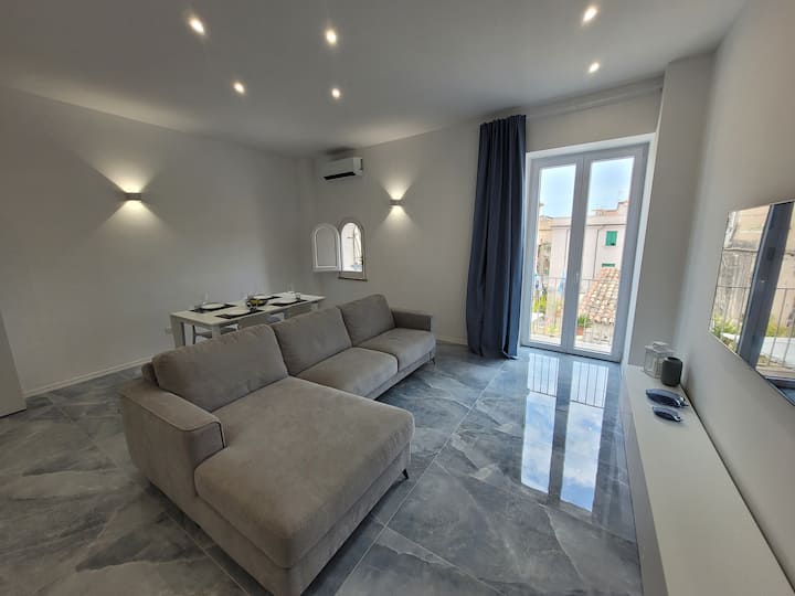 Casa Moderna In Ambiente Storico - Tropea