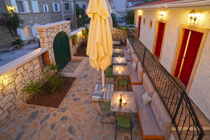 Pom Alaçatı - Alaçatı