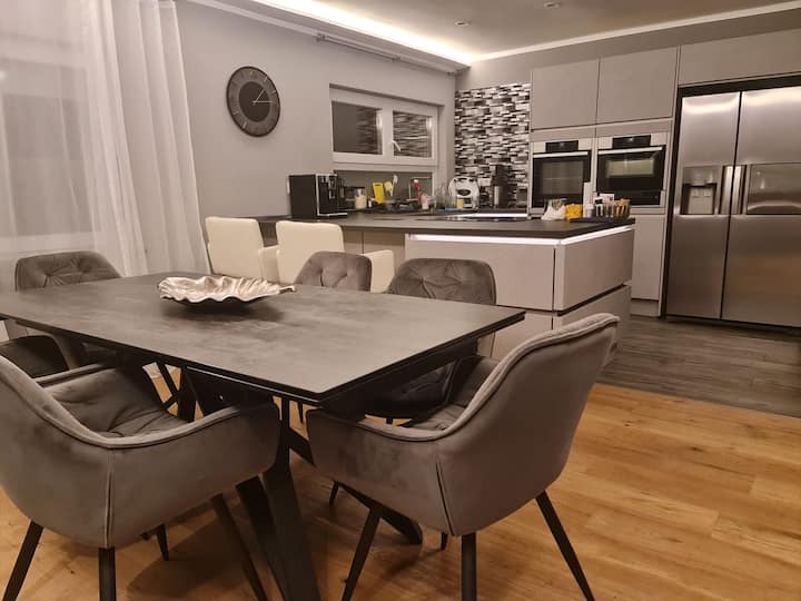 Moderne Maisonette-wohnung, 2 Balkone+garten (142) - Wiesloch