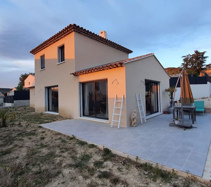 Maison 115m² Sur Terrain 540m² - Le Castellet