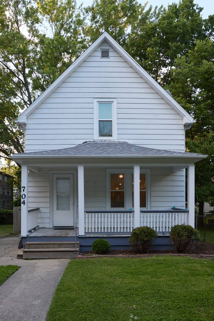 Historic West Urbana home near campus Houses for Rent in Urbana Illinois United States Airbnb