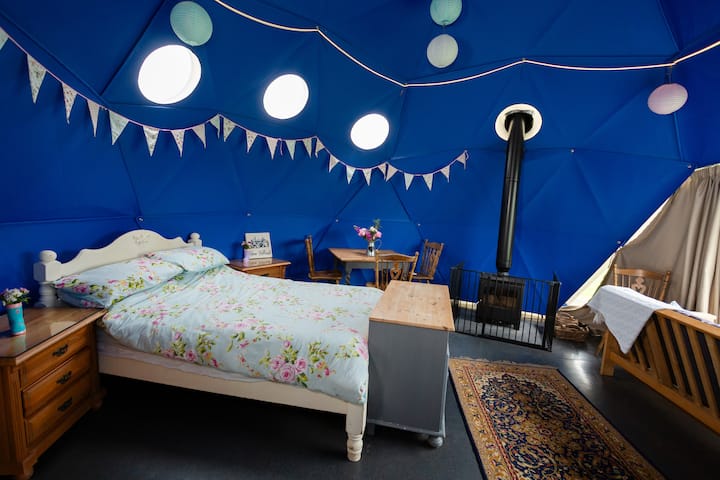 Family Friendly Geodome - Bridgwater
