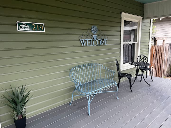 Charming Escape In Lakeland - Lakeland, FL