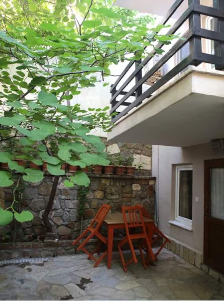 Zeytin Suite 3 Kişilik 1+1 Daire Kahvaltı Dahil - Bozcaada