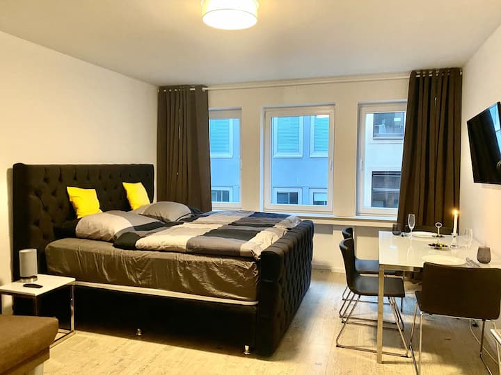 1 Zi-ap.mit 1bett Und Schlafsofa - Düsseldorf