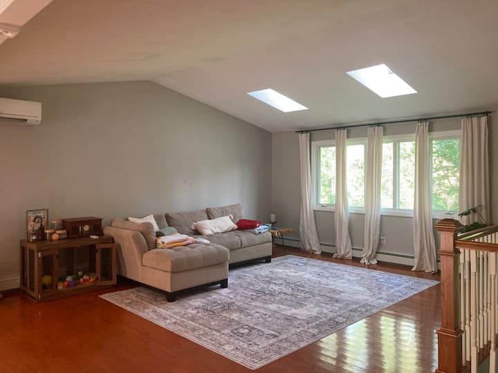 Cozy Country Modern - Bloomfield, CT