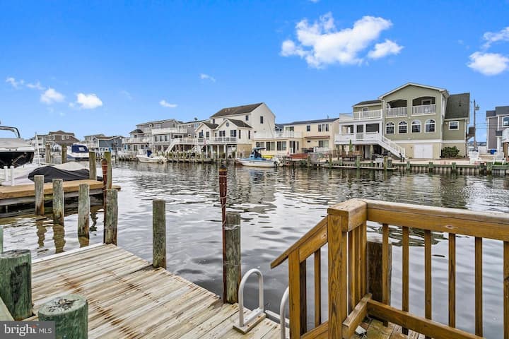 Water Front Beach Haven West, Dock & Watersports - Beach Haven, NJ