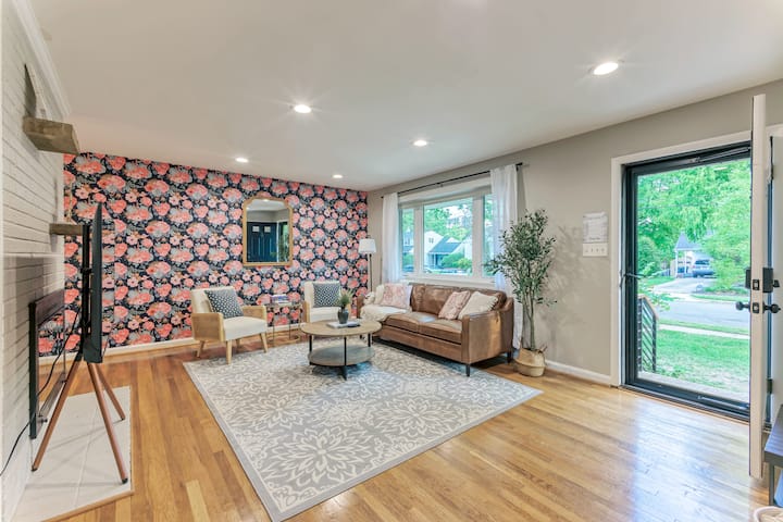 Family-friendly Getaway | Kid Amenities | Backyard - Alexandria, VA