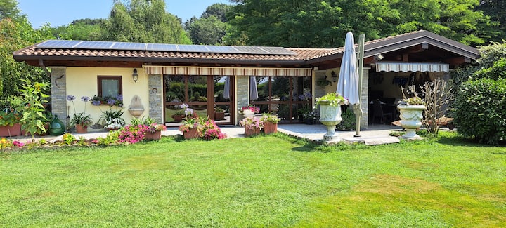 Casetta Sotto Il Bosco Con Sauna Finlandese - Italie