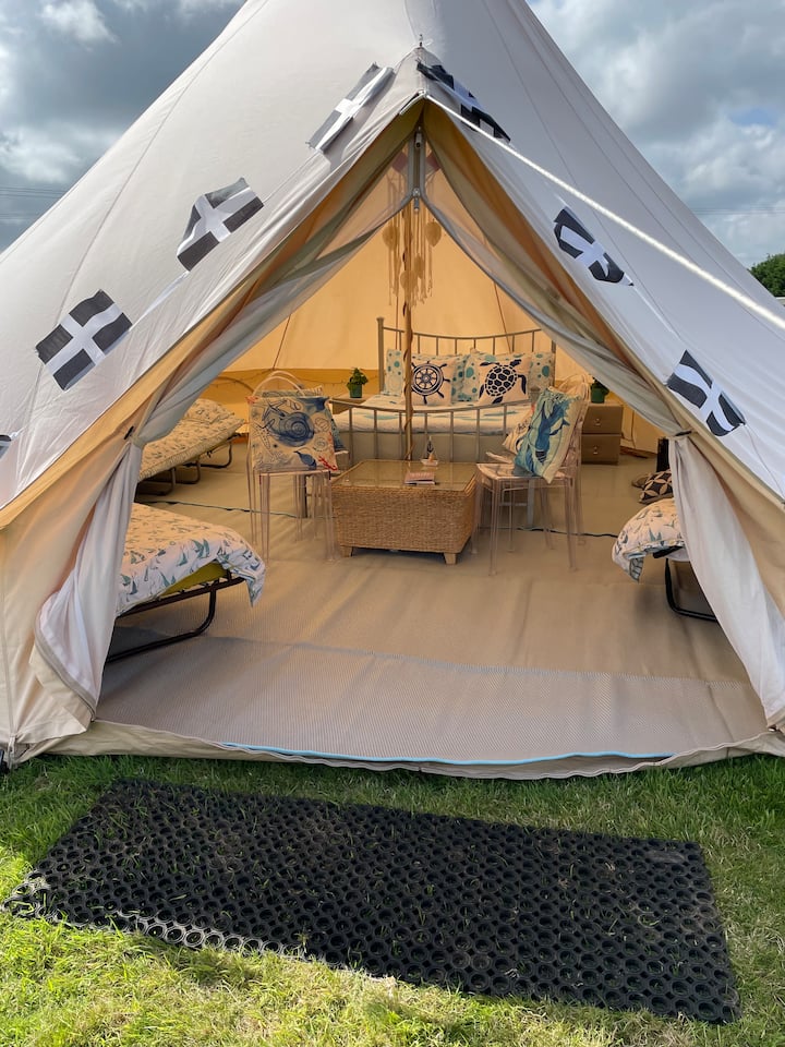 Cornish Bell Tent Camping - Pool