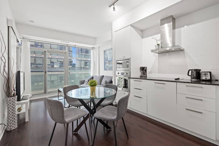 Gorgeous 1 Bedroom Condo - Jays, Mtcc, Downtown - Ontario Place
