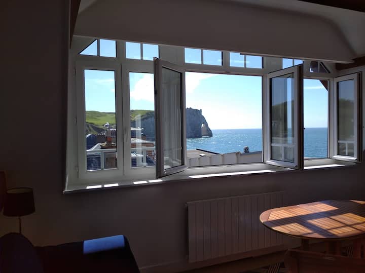 Vue Panoramique Exceptionnelle Mer Falaise D'aval - Étretat