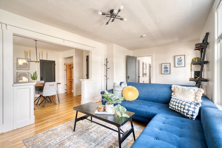 Stay Portland Collection - La Casa Burnside ~ Eats - Concordia - Portland