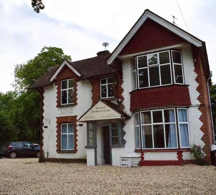 Gatwick Birchwood Lodge - Crawley
