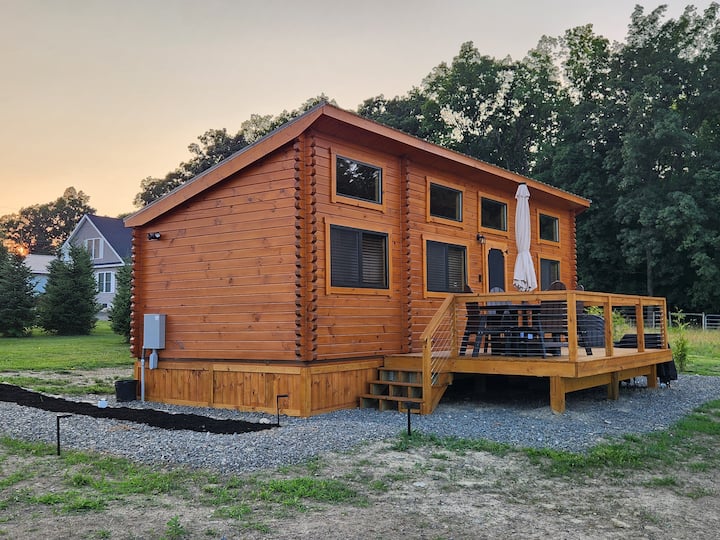Cozy Log Cabin Retreat With View - Seneca Lake, NY