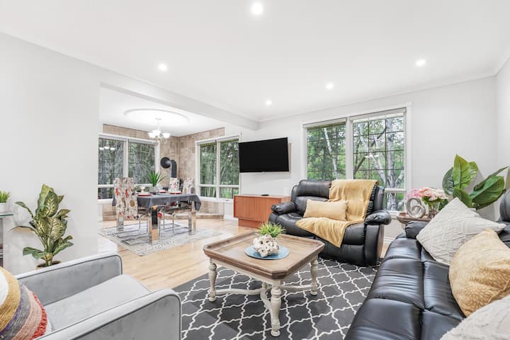 Rustic Riverfront Escape With Sauna In Burlington - Burlington