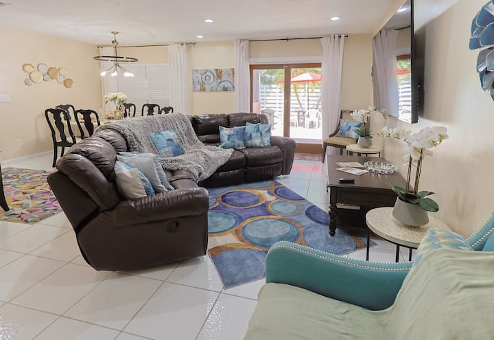 Casabay4/2 Ultimate Backyard Fun Fenced & Patio - Zoo Miami, Miami