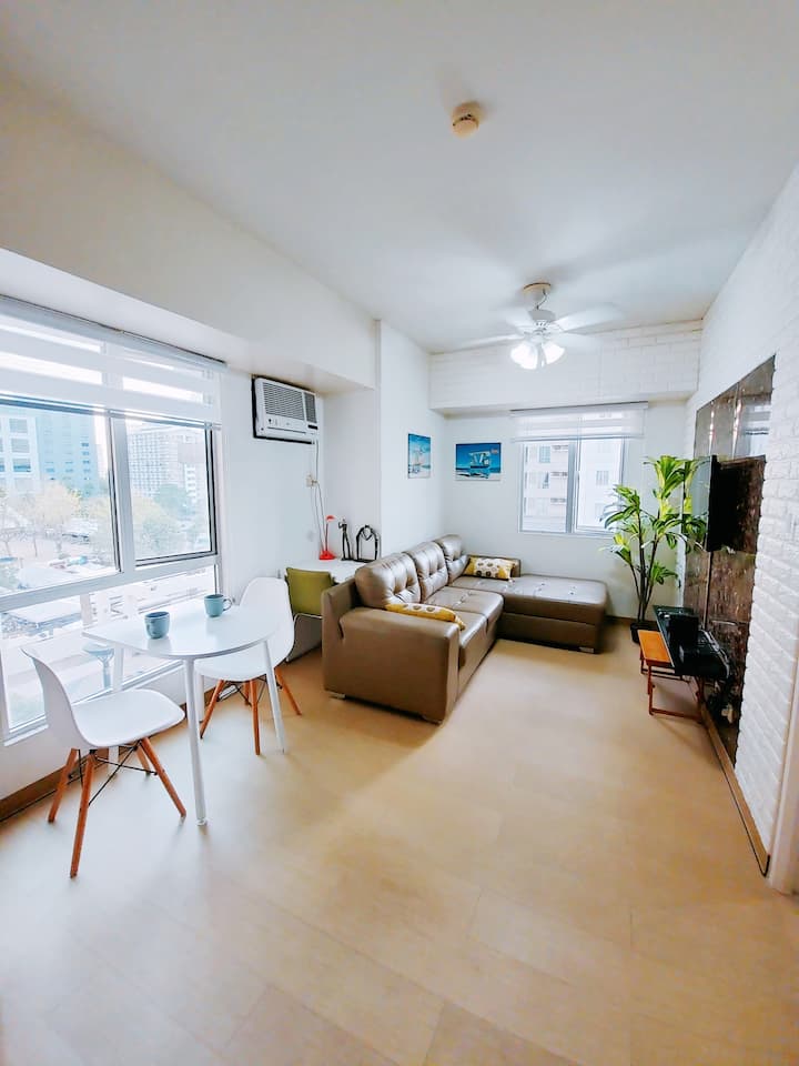 Pool View/avida Tower2/it Park, Cebu City/wifi&tv - Cebu City