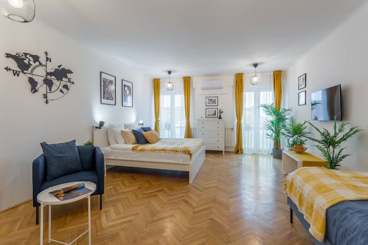 Bright&cozy Oasis•steps To Liberty Bridge•wifi/ac - 