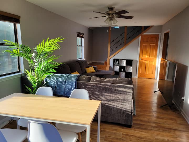 Cozy Hideaway Near Lake Travis - Lakeway, TX
