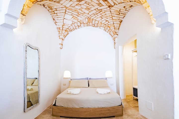 Suite Volta Dorata: Elegance And Private Jacuzzi - Ostuni