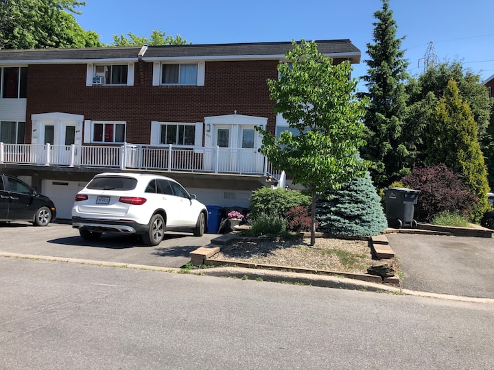 891 - Appartement Rénové Proche Du Dix30 - Brossard